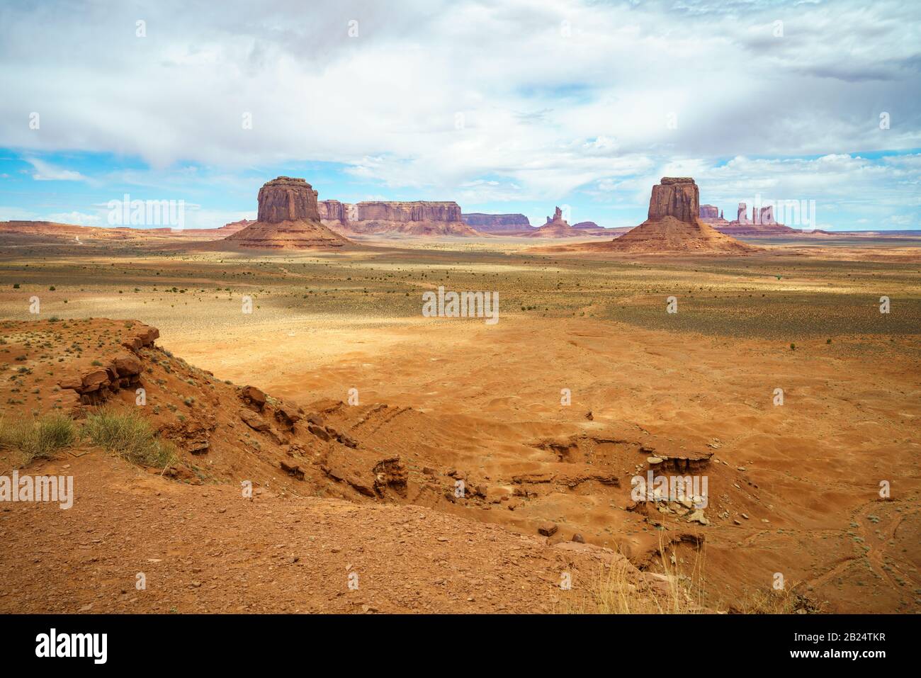the scenic drive in the monument valley in the usa Stock Photo - Alamy