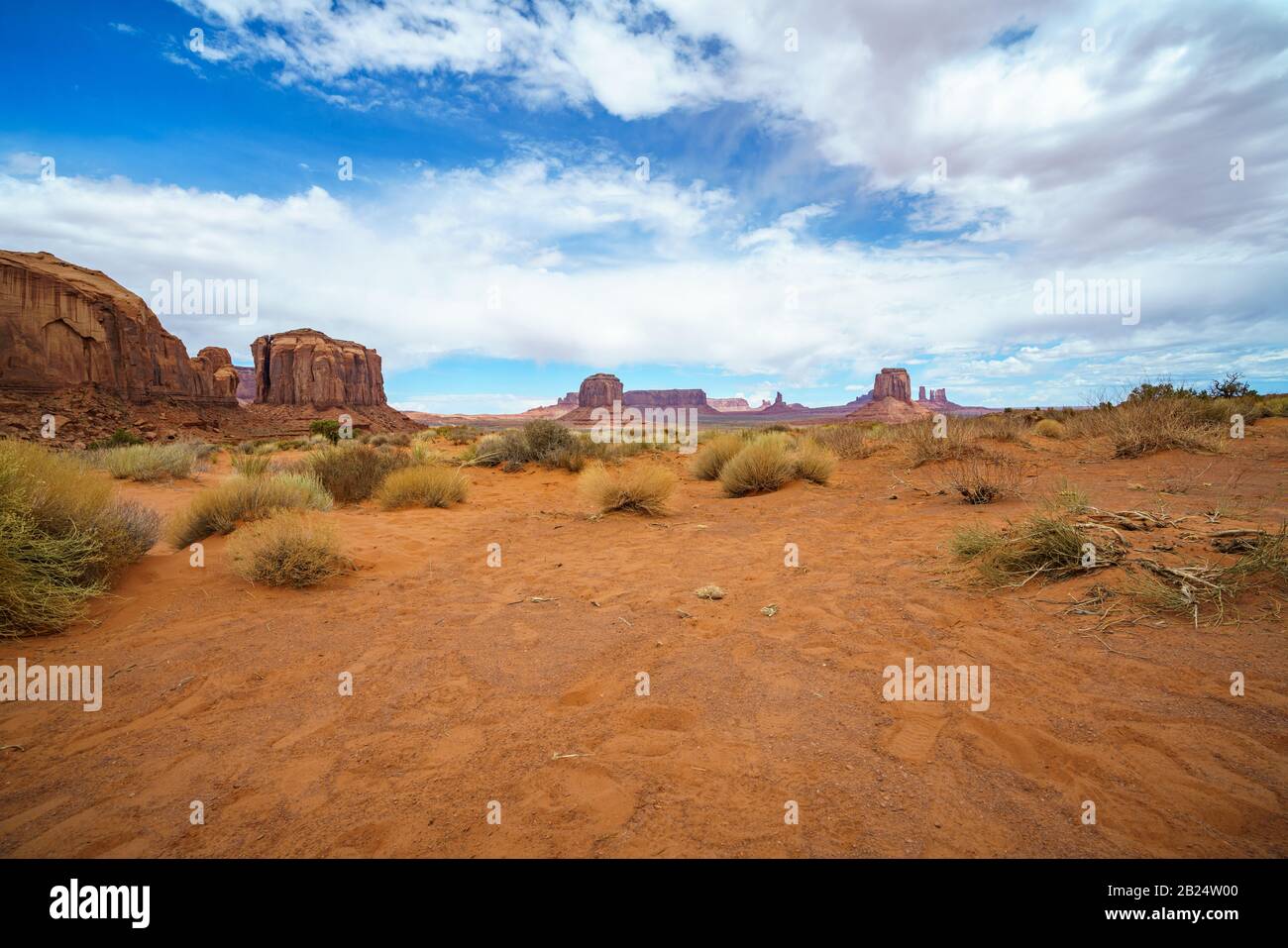 the scenic drive in the monument valley in the usa Stock Photo - Alamy