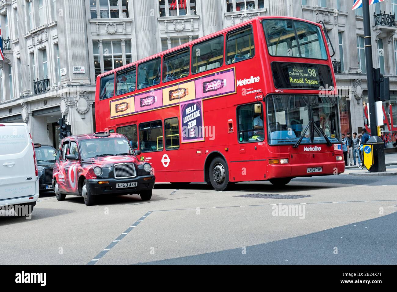 Number 98 bus hi-res stock photography and images - Alamy