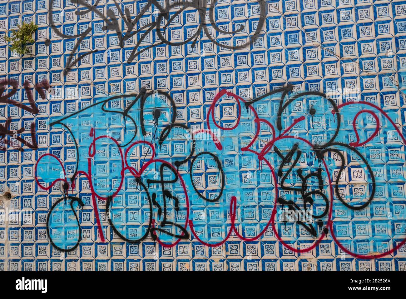 Vandalize spray paint hi-res stock photography and images - Alamy