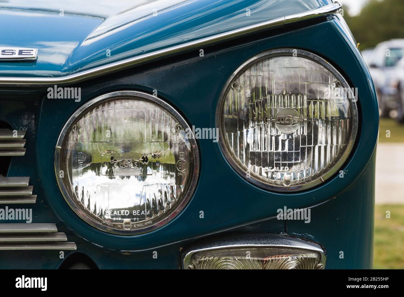 Twin circles hi-res stock photography and images - Alamy