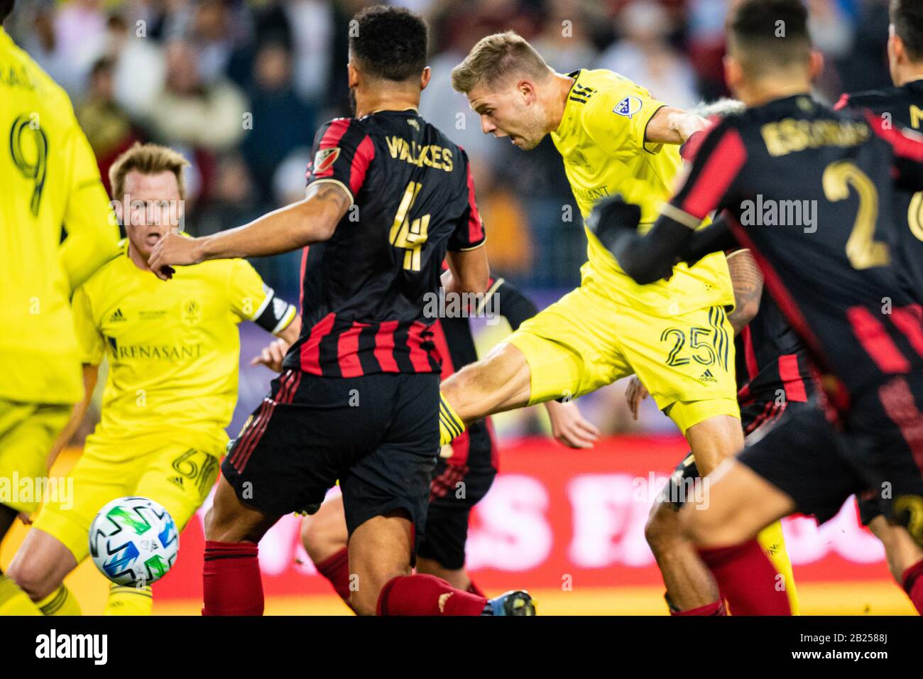 Walker zimmerman soccer hi-res stock photography and images - Alamy