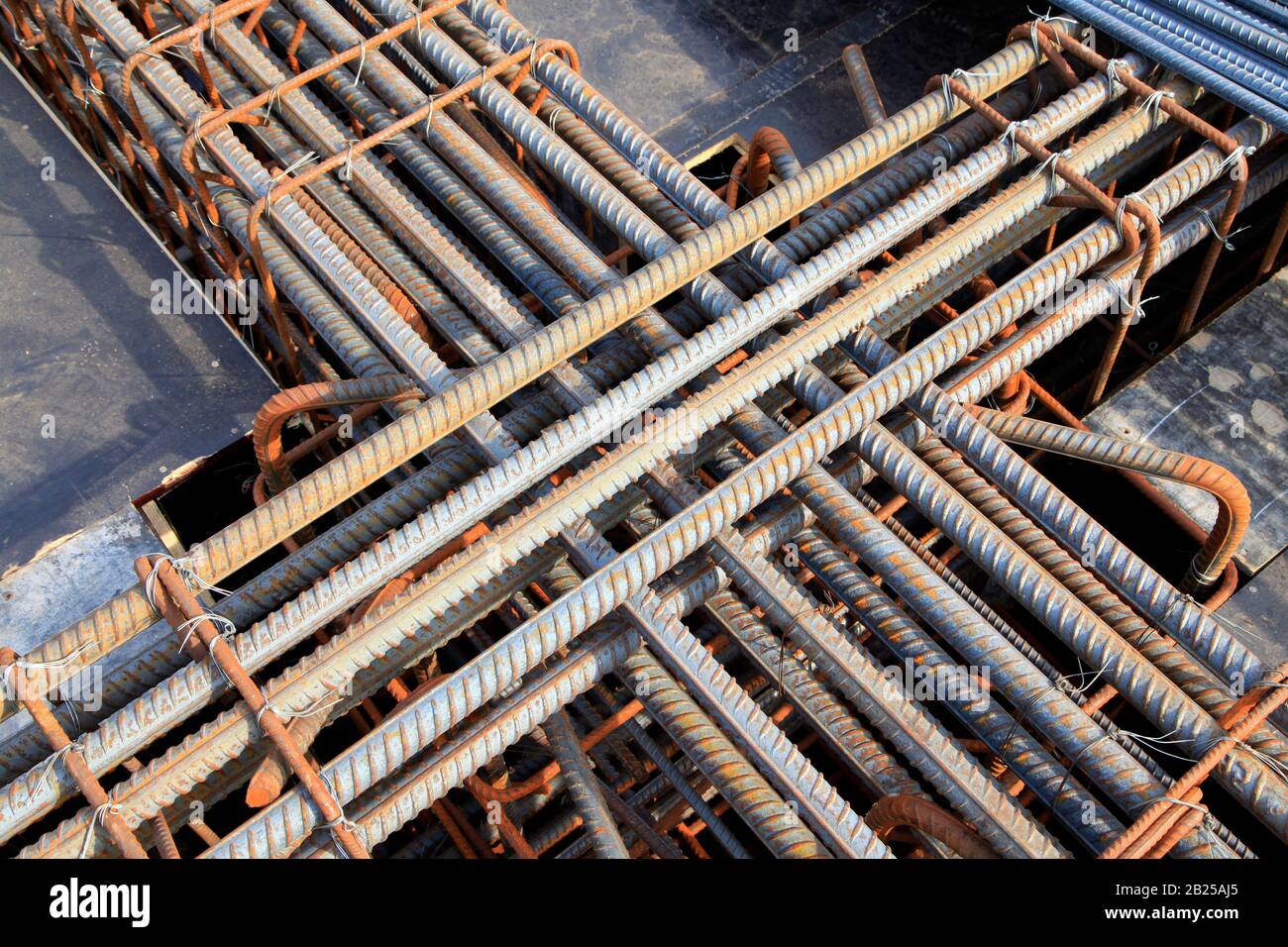 Steel grid on the construction site Stock Photo - Alamy
