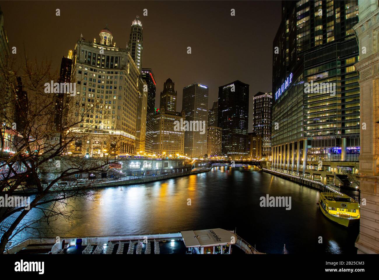 Chicago River Wacker Drive at Night Stock Photo - Alamy