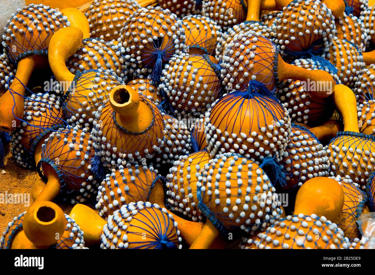 African gourd instrument hi-res stock photography and images - Alamy