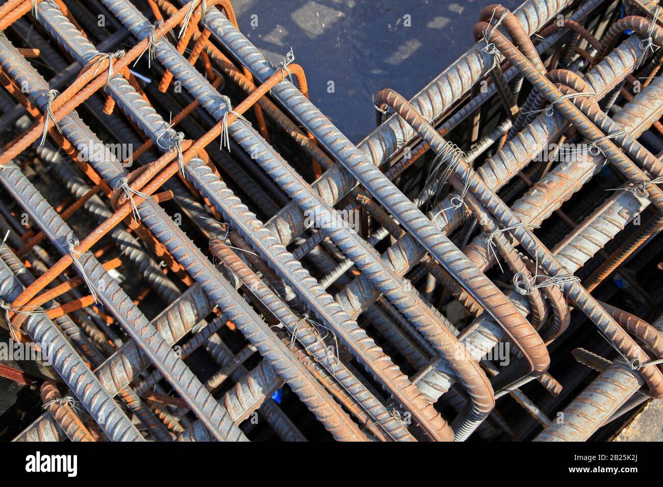 Steel grid on the construction site Stock Photo - Alamy