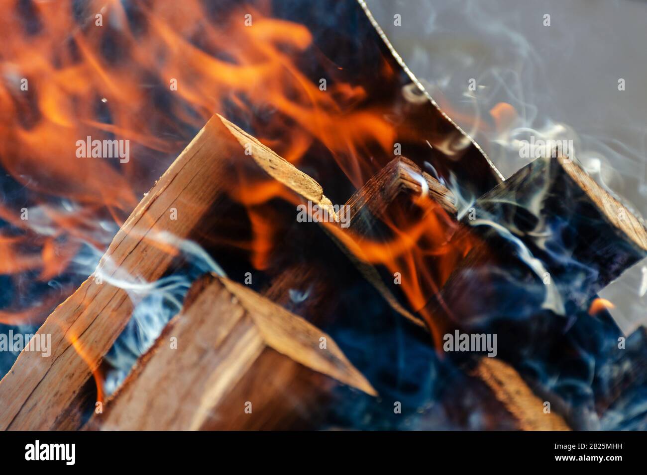 Home large open fire hi-res stock photography and images - Alamy