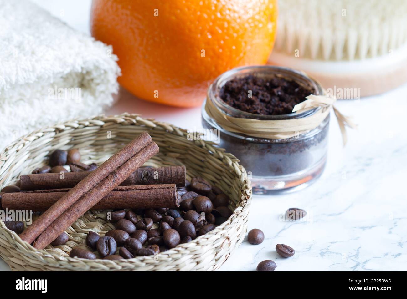 Peeling coffee beans hi-res stock photography and images - Alamy