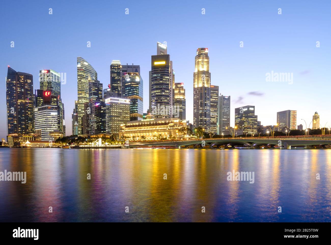 Singapore-26 FEB 2020:Singapore CBD buildings cluster in night view ...