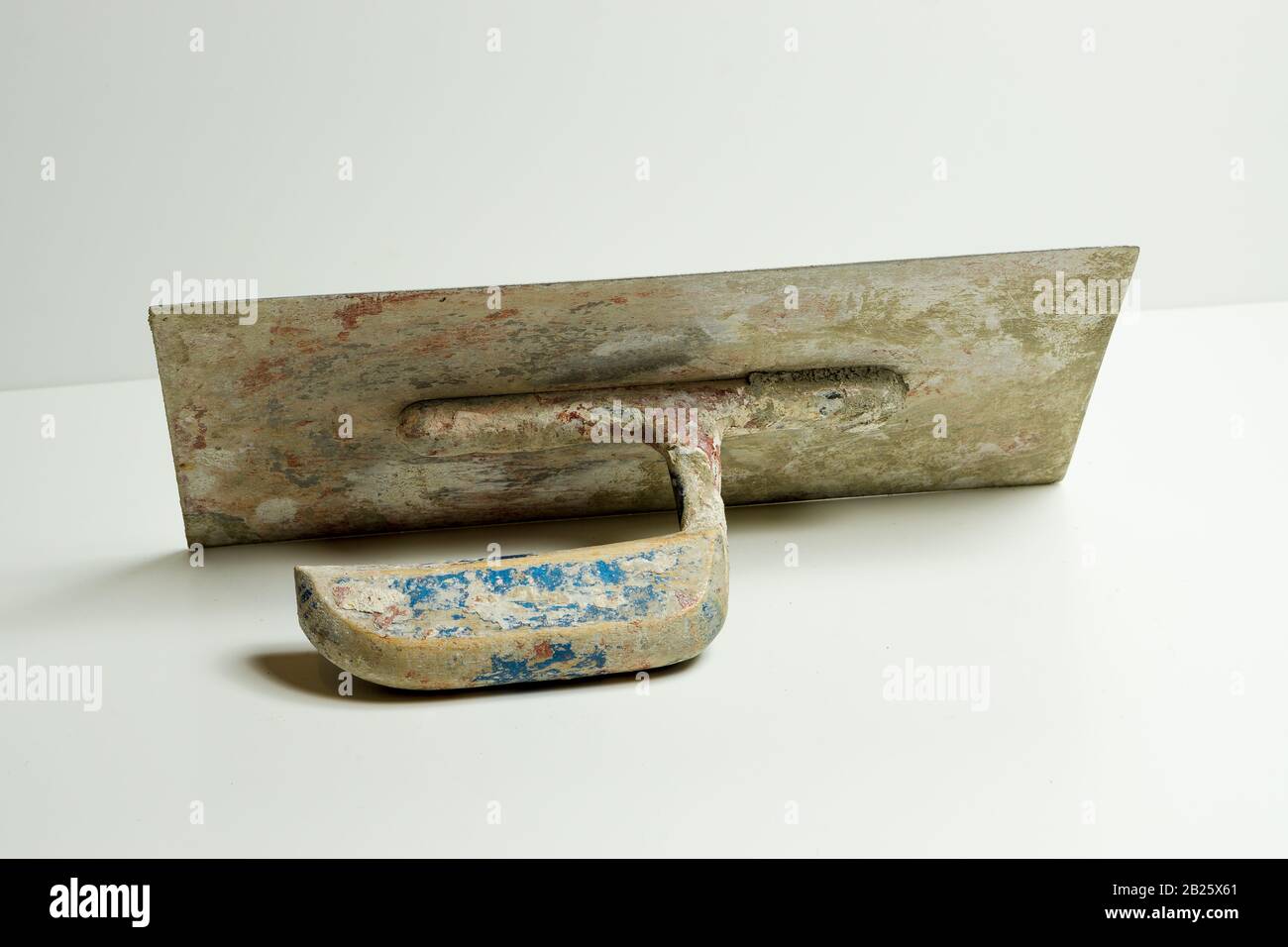 Smoothing trowel for applying and spreading mortar on walls, ceilings ...