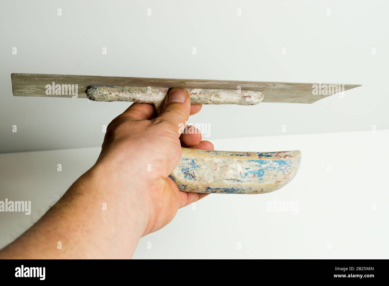 Smoothing trowel for applying and spreading mortar on walls, ceilings ...