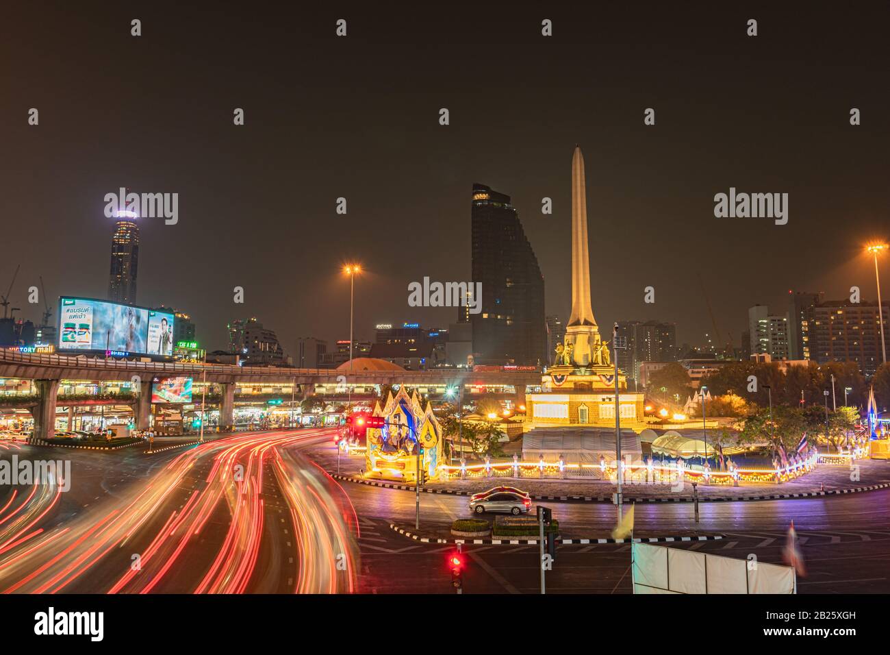 Crown of victory and thailand hi-res stock photography and images - Alamy