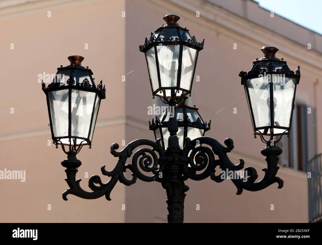 Street lamp lamppost rome hi-res stock photography and images - Alamy