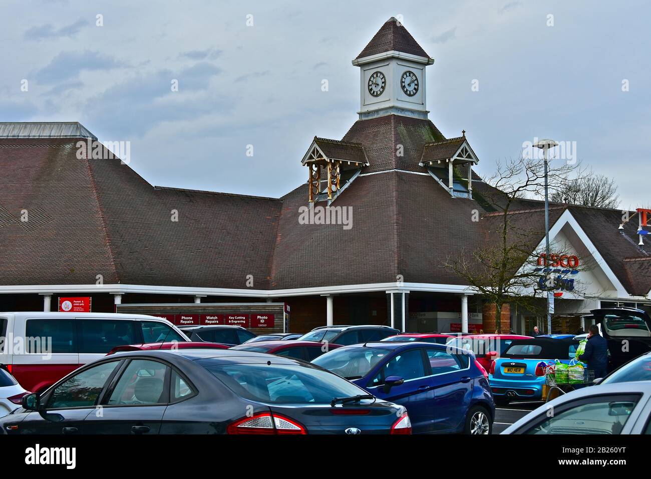 Tesco storefront hi-res stock photography and images - Alamy