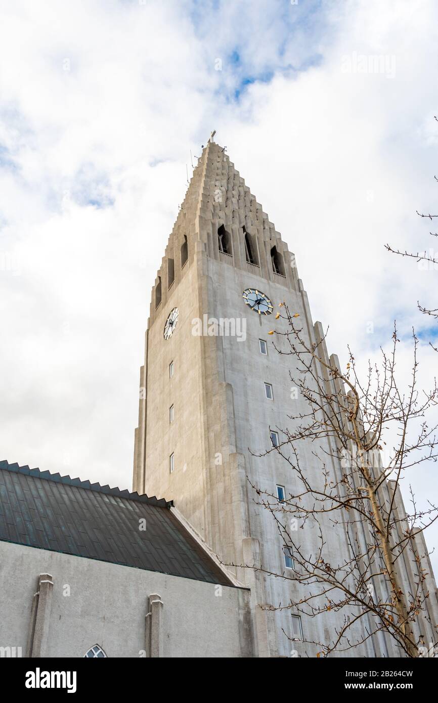 Hallgrimskirche hi-res stock photography and images - Alamy