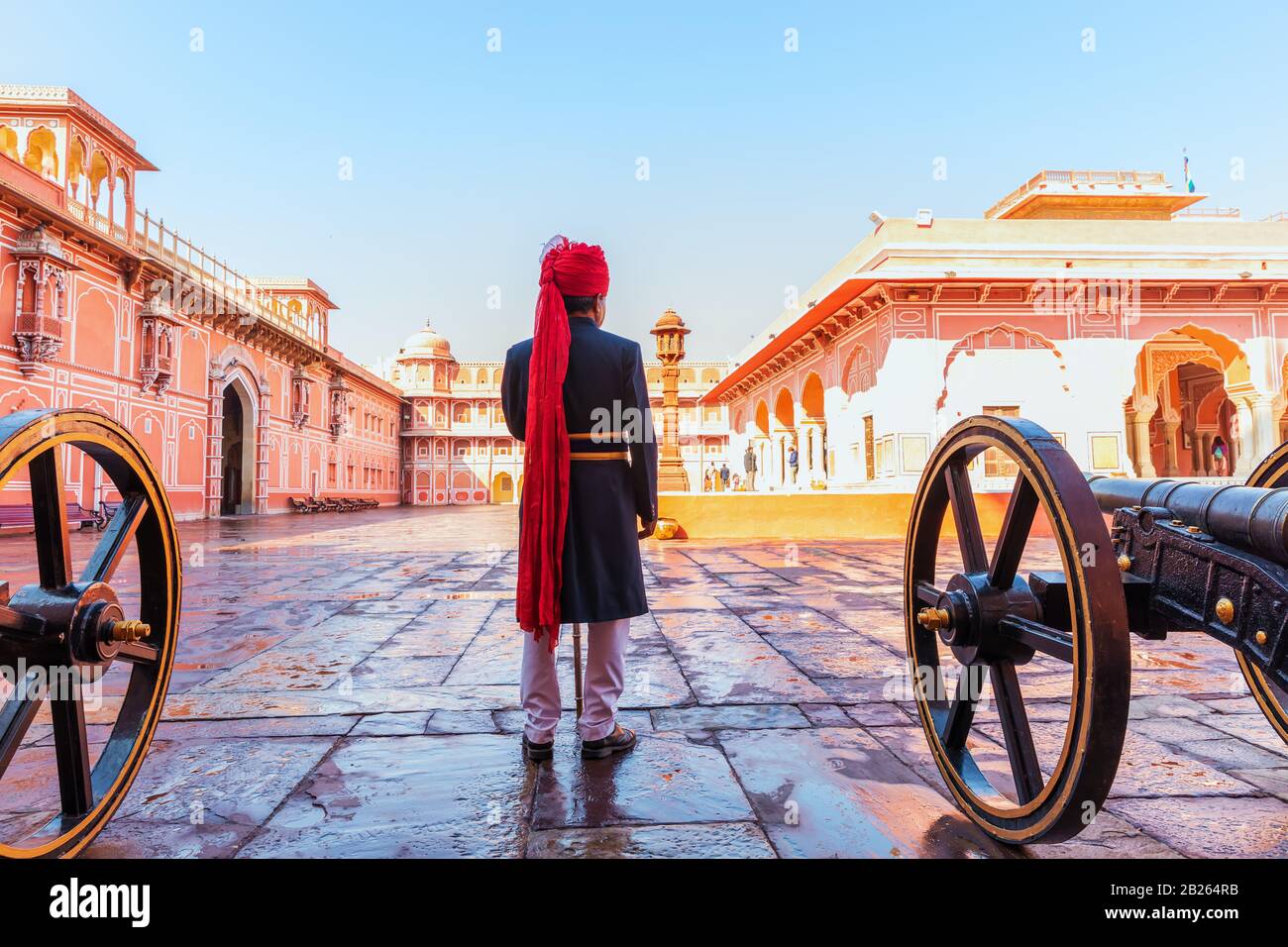 Palace guard india uniform hi-res stock photography and images - Alamy