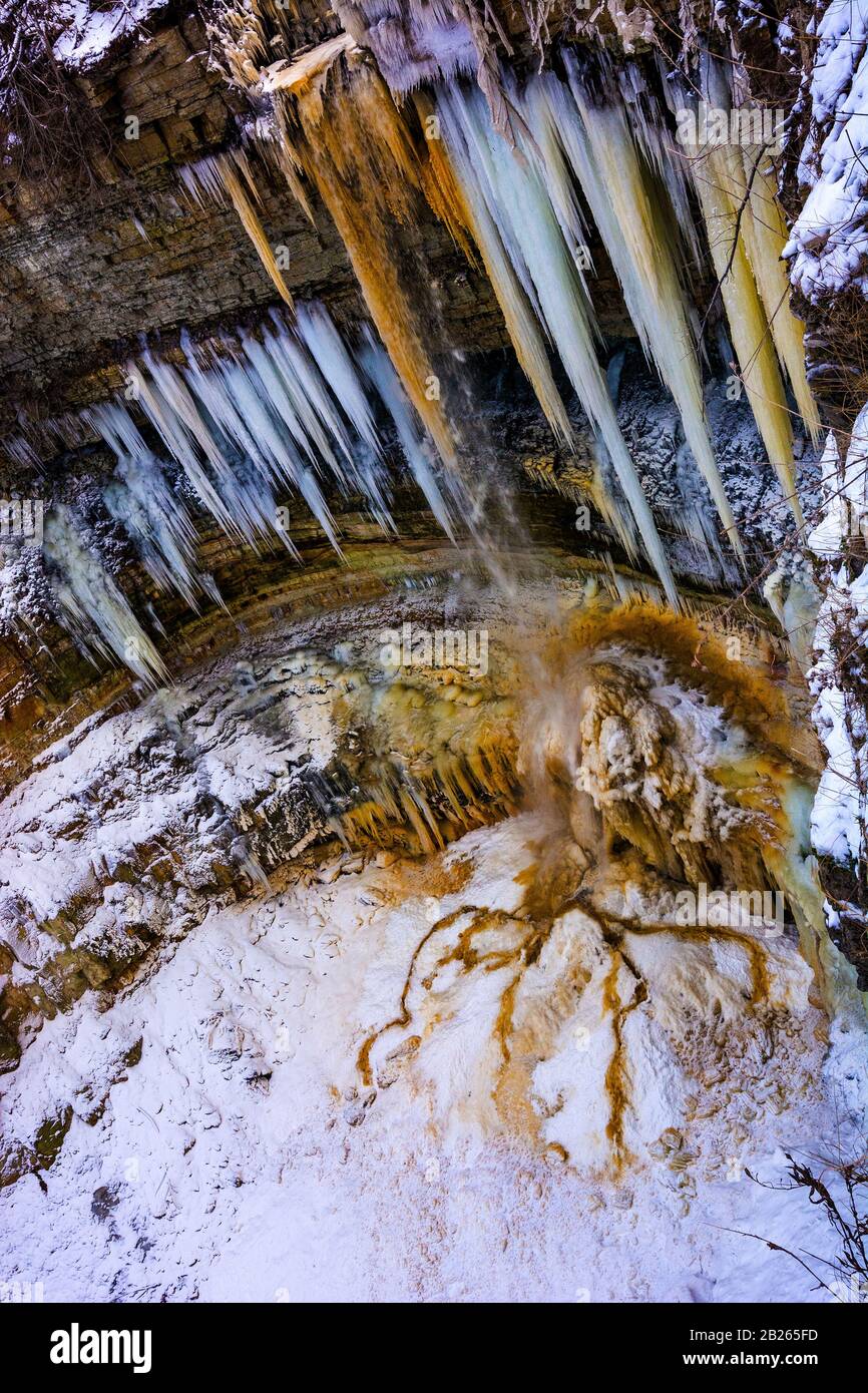 Cliff of ontika hi-res stock photography and images - Alamy