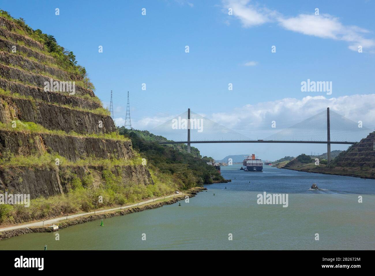 Panama, Panama Canal, Gaillard cut & Centennial bridge Stock Photo - Alamy