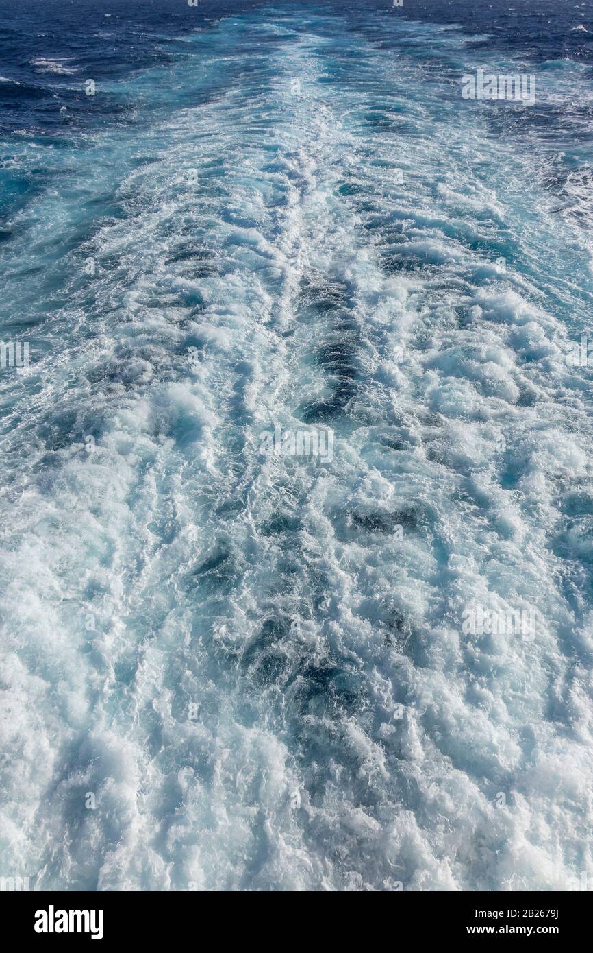 Boat wake pattern hi-res stock photography and images - Alamy