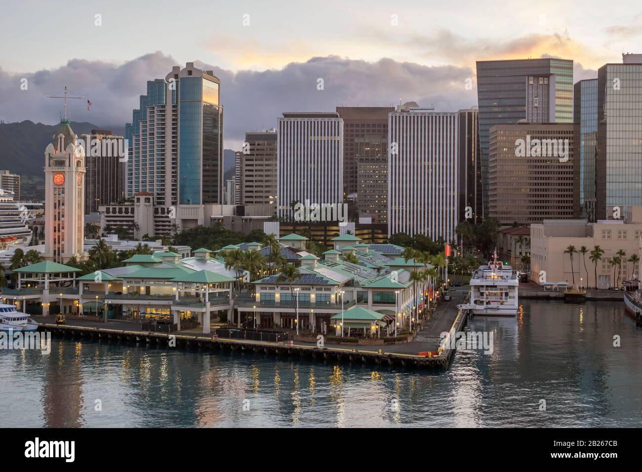 Hawaii Aloha Tower High Resolution Stock Photography and Images - Alamy