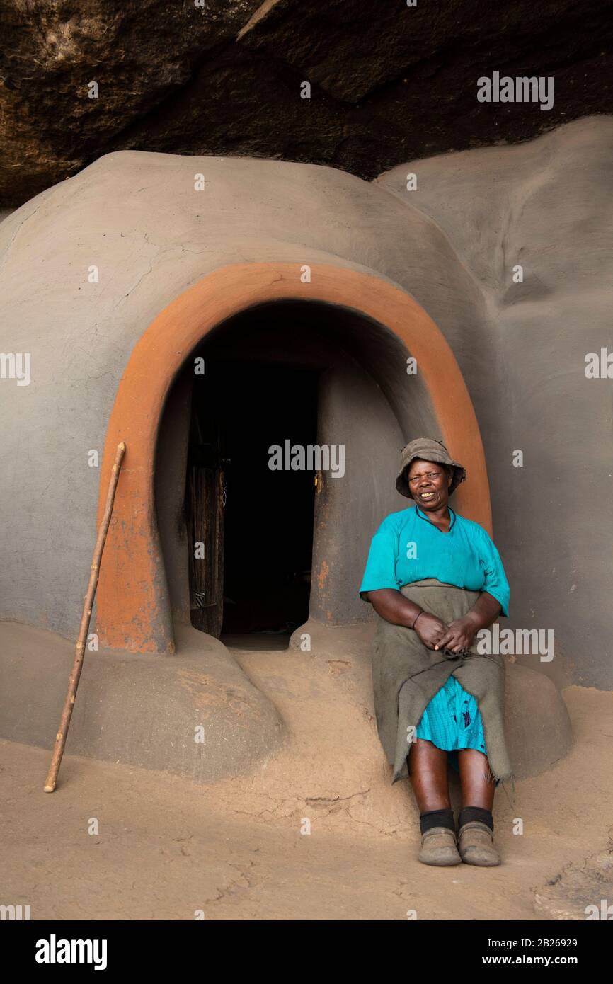 Ha kome cave hi-res stock photography and images - Alamy