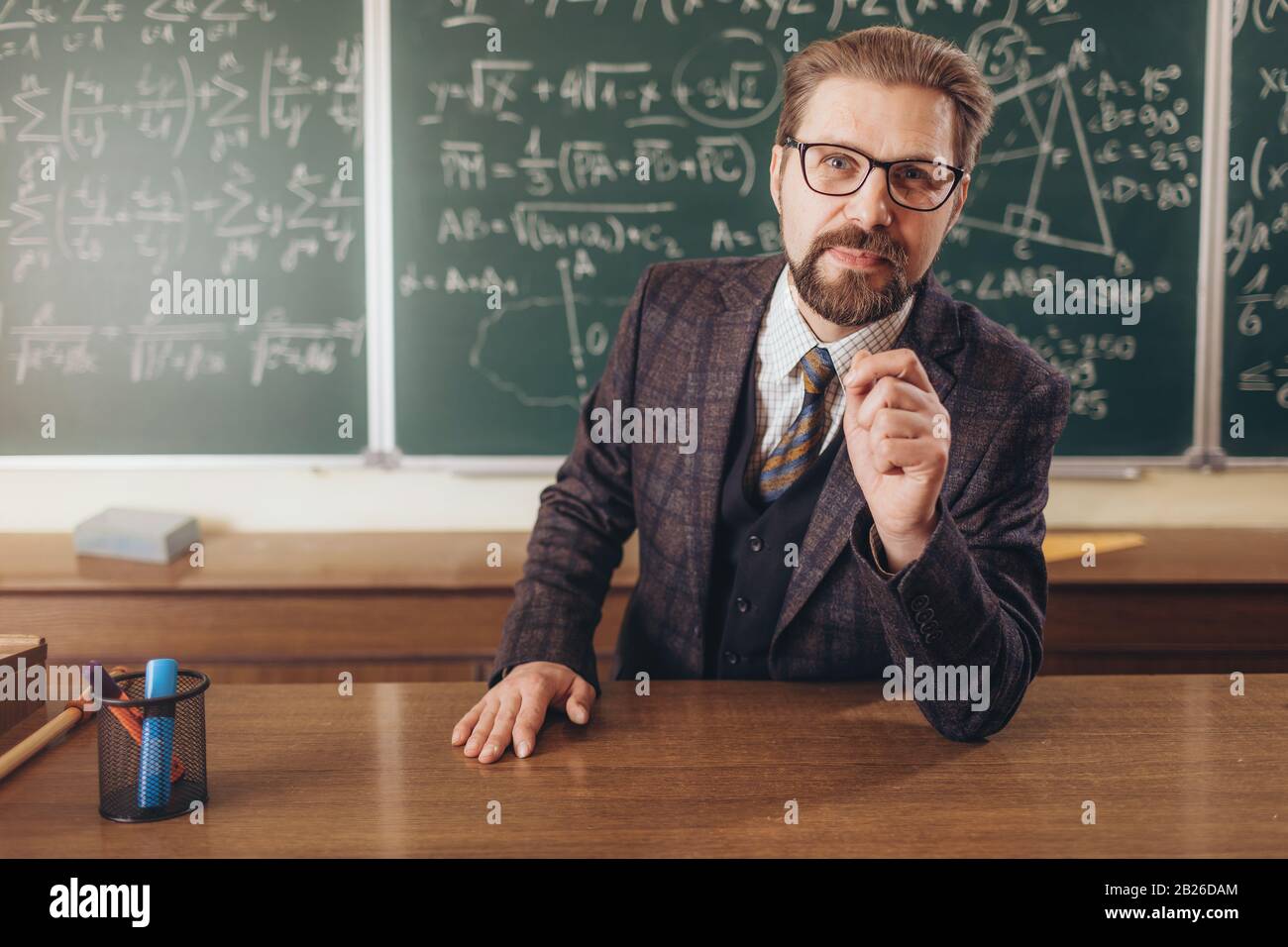 Teacher explaining formula chalkboard hi-res stock photography and ...