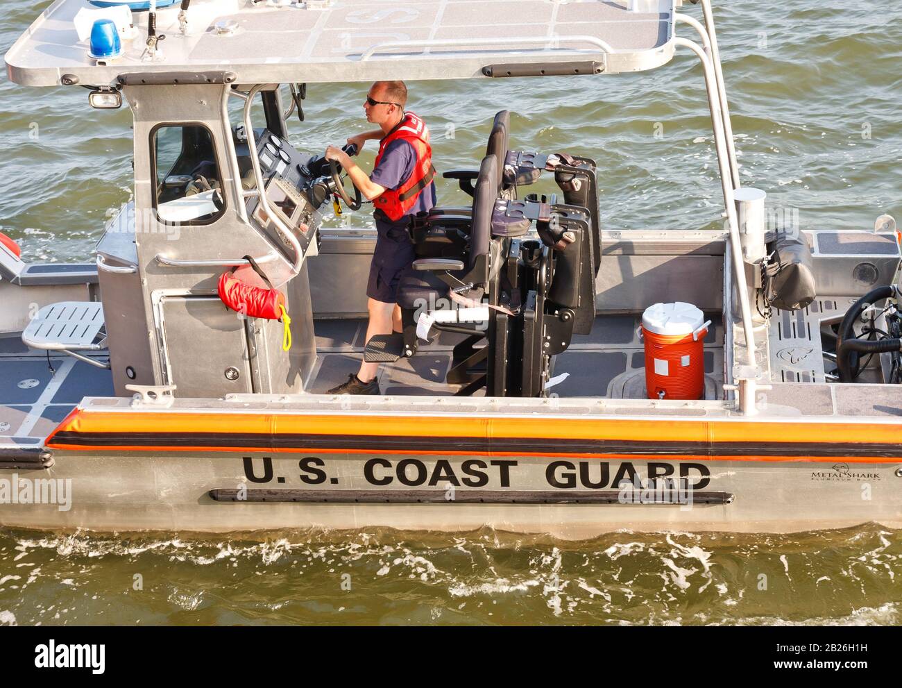 Safety helm hi-res stock photography and images - Alamy