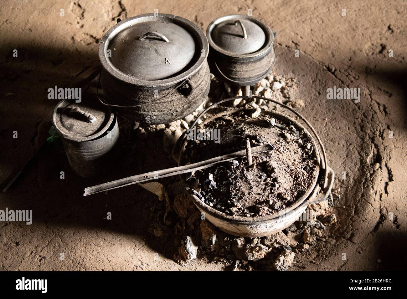 Inside african hut hi-res stock photography and images - Alamy