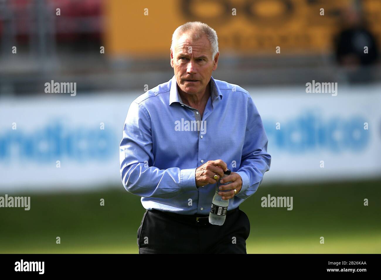 Football action peter taylor hi-res stock photography and images - Alamy