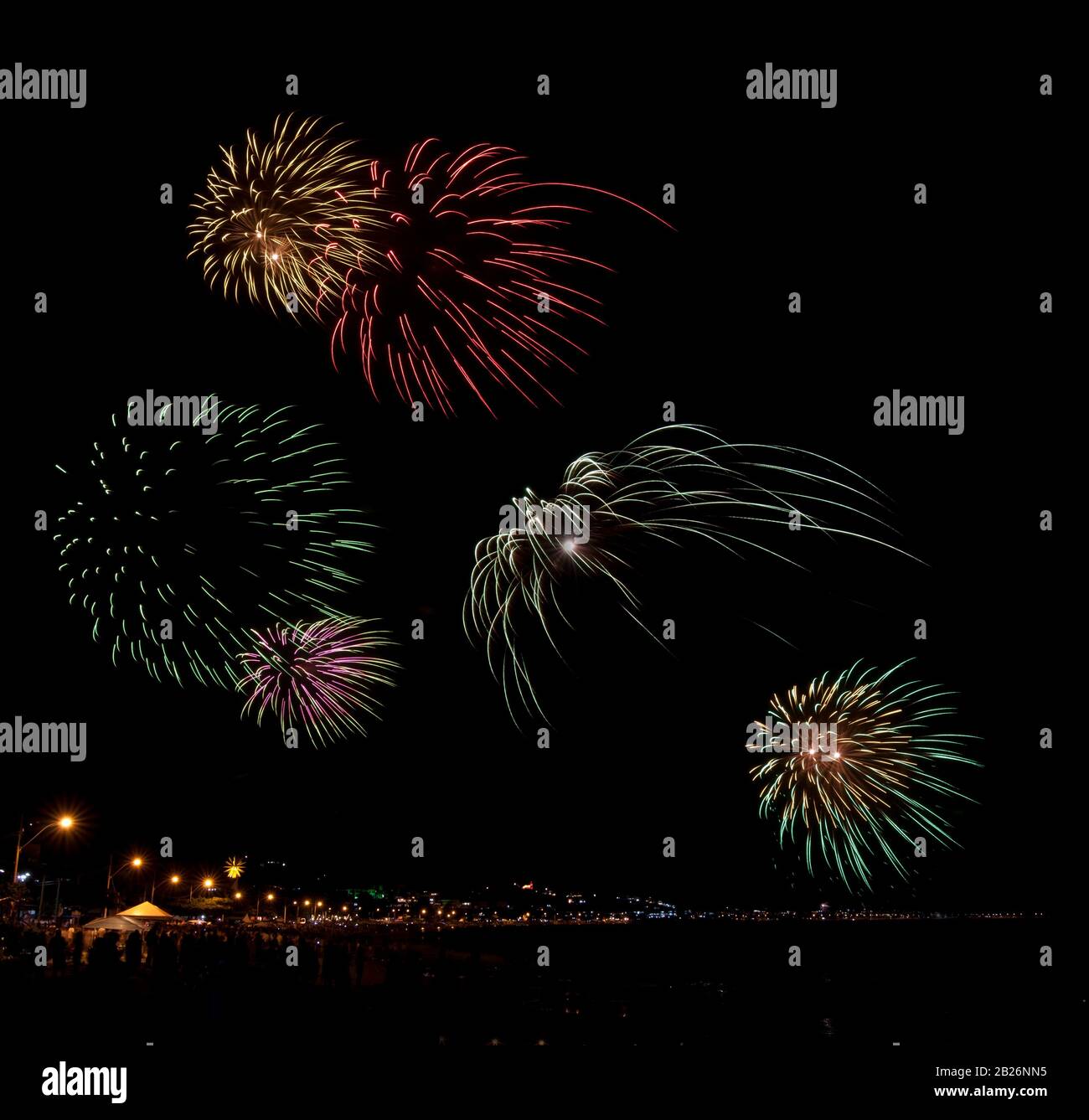 People fireworks on beach night hi-res stock photography and images - Alamy