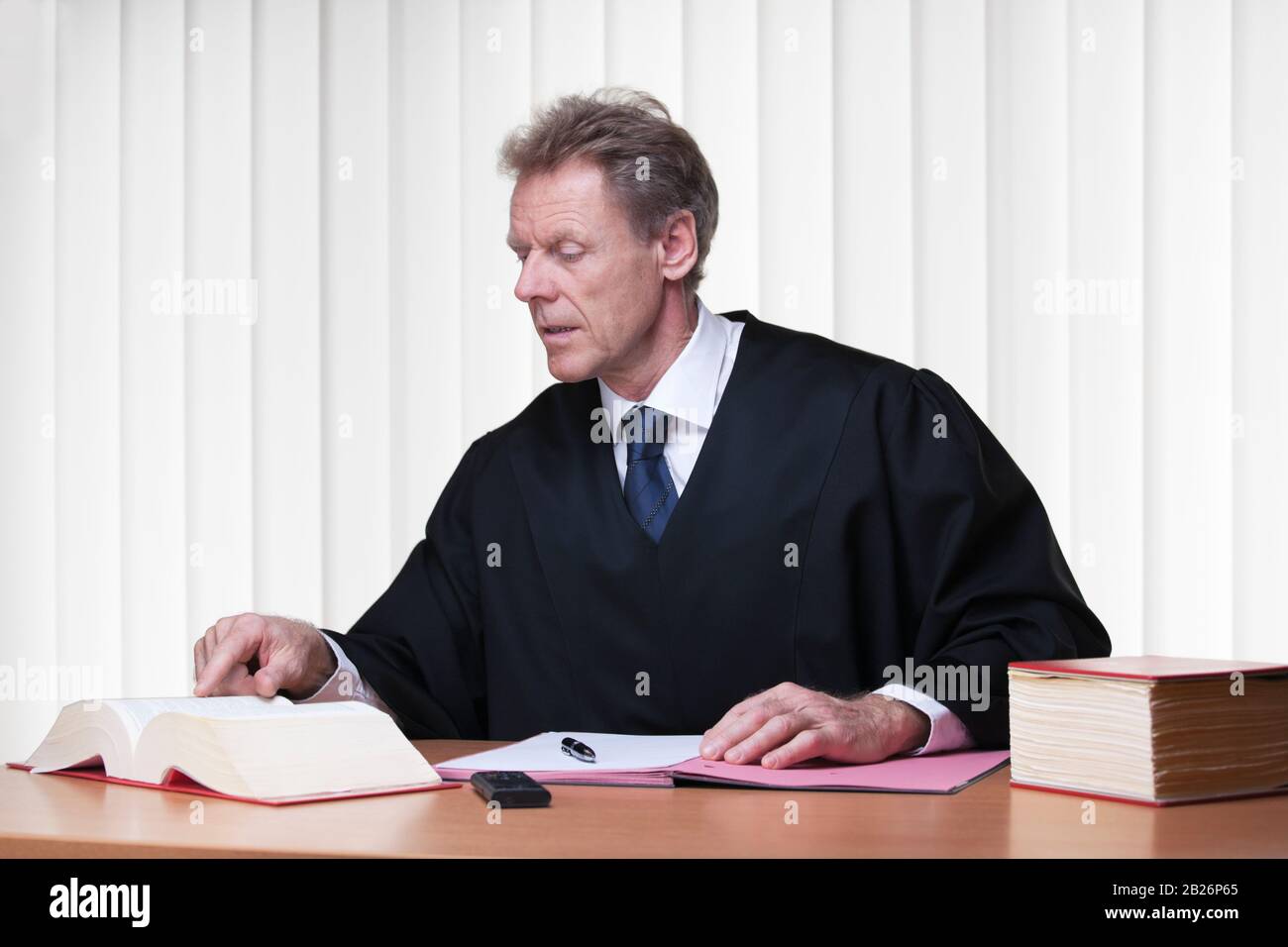 Law judge courtroom hi-res stock photography and images - Alamy