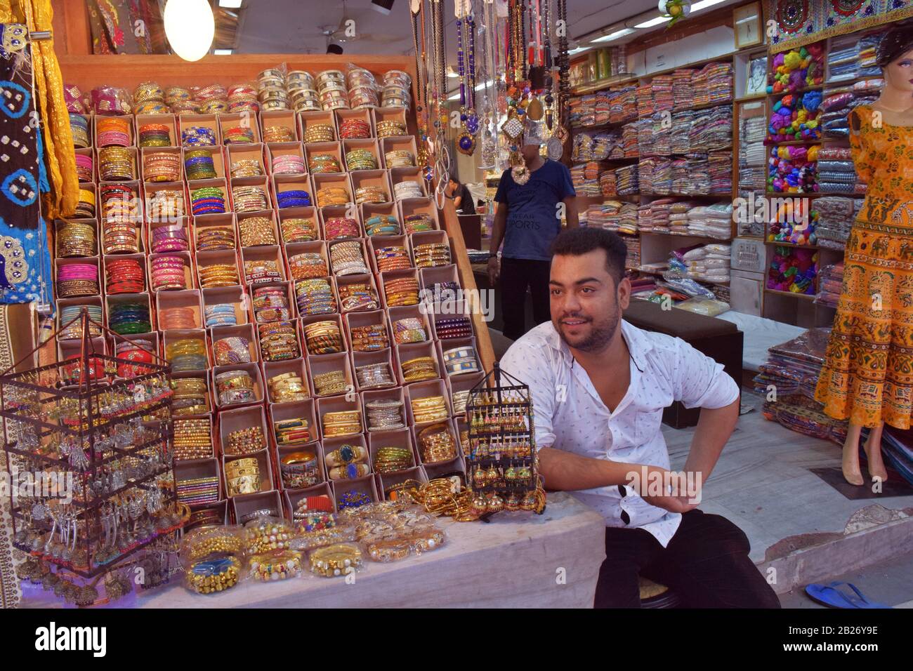 Jaipuri chudiyaan hi-res stock photography and images - Alamy