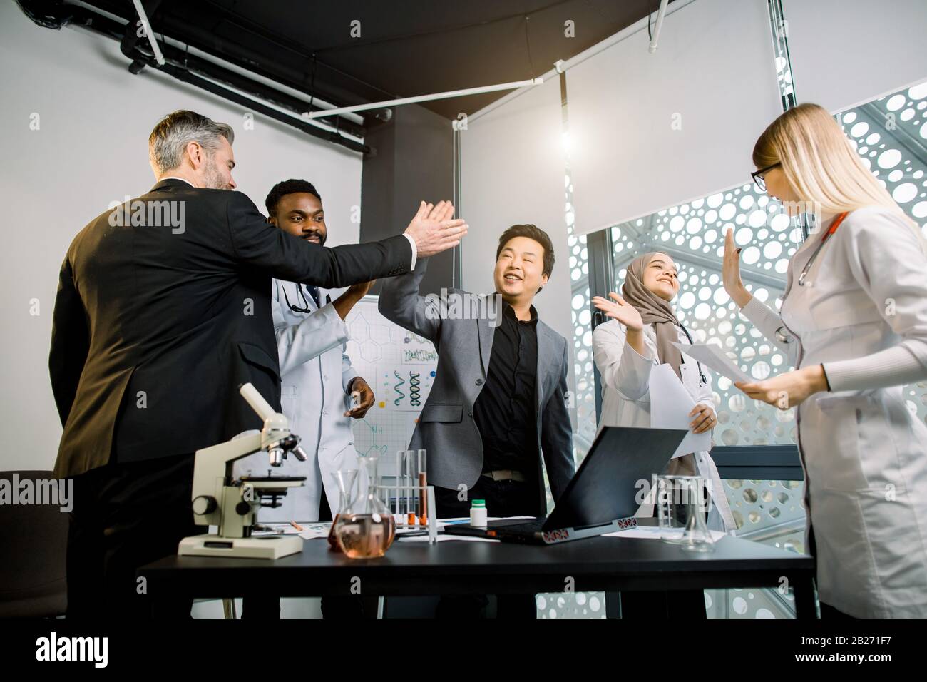 Scientists people businessman hi-res stock photography and images - Alamy