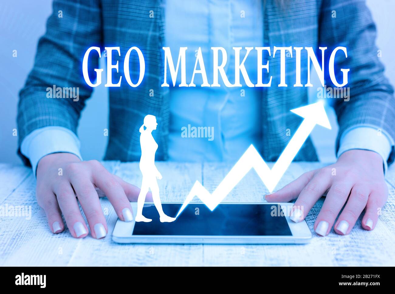 Writing note showing Geo Marketing. Business concept for the geolocated ...