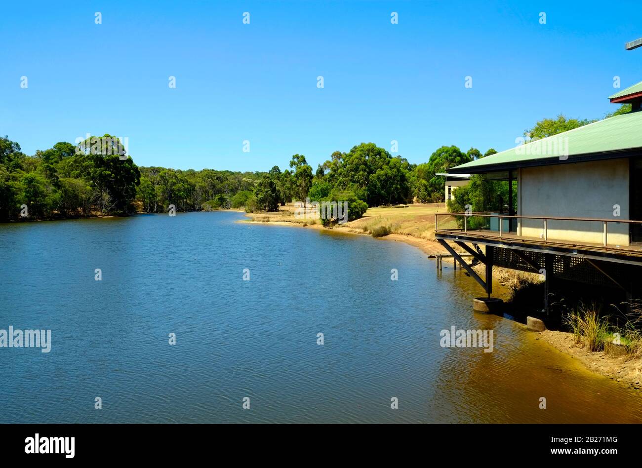 Lake at Oakover Grounds Winery and Restaurant Middle Swan Perth Hills ...