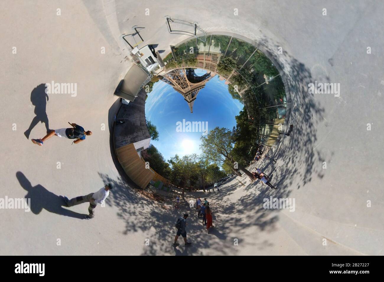 360 panorama paris hi-res stock photography and images - Alamy