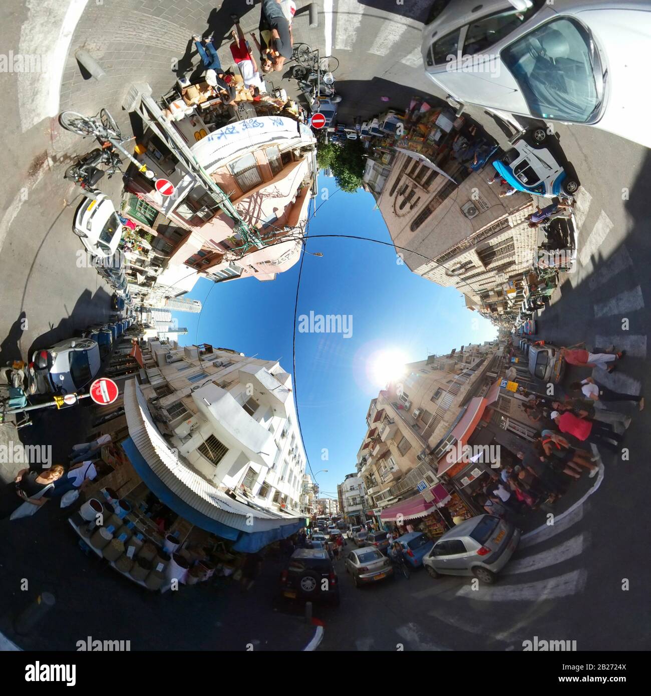 full circle-Panorama: Strassenszene, Florentine, Tel Aviv, Israel (nur ...