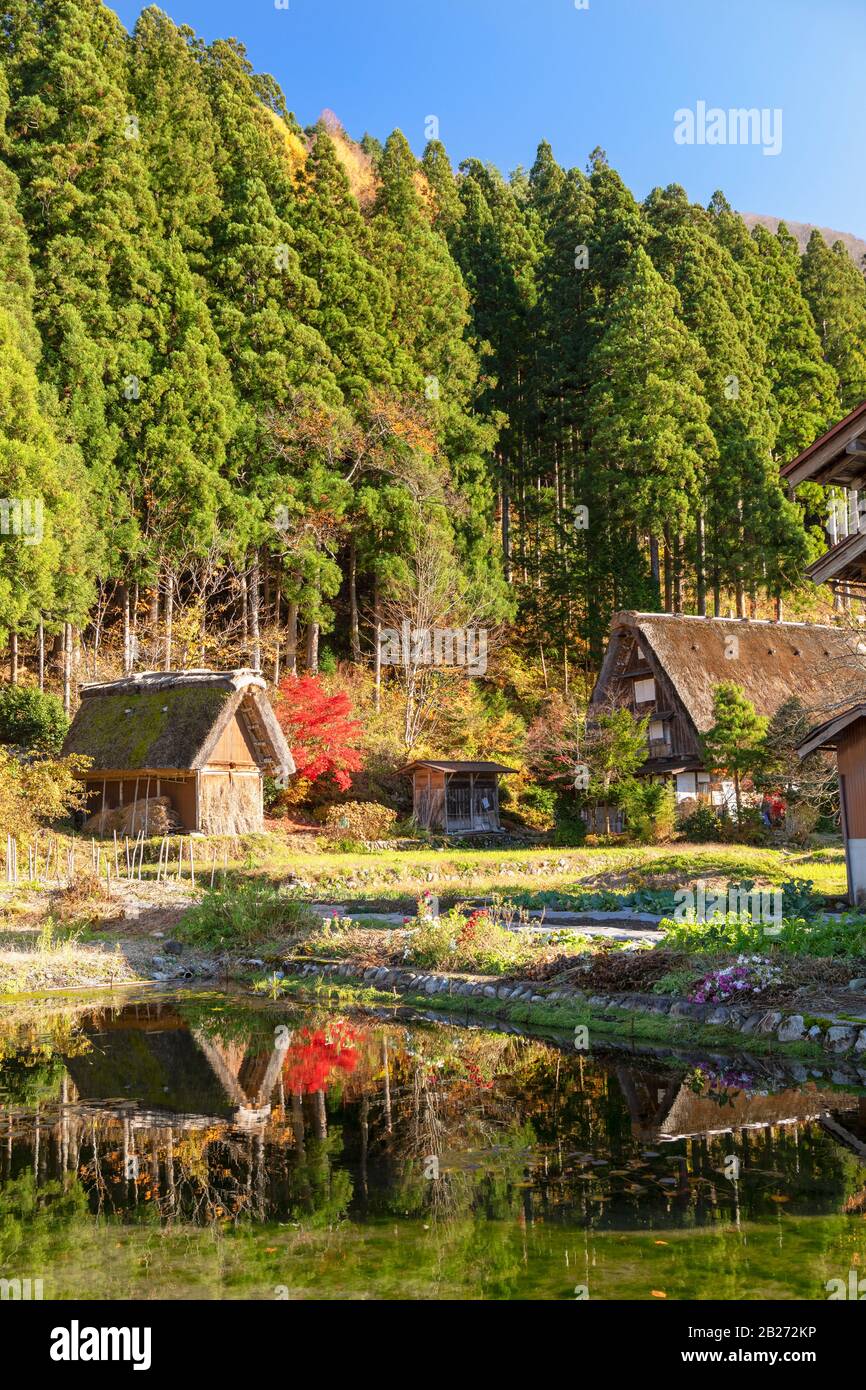 Traditional houses of Ogimachi (UNESCO World Heritage Site), Shirakawa ...