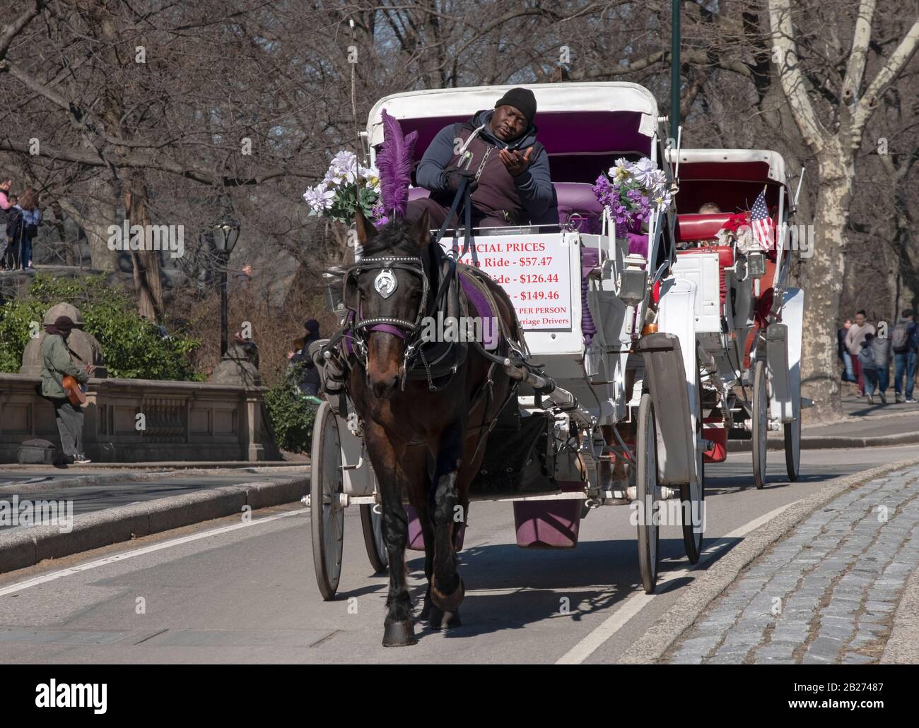 Hansom cab 2020 hi-res stock photography and images - Alamy