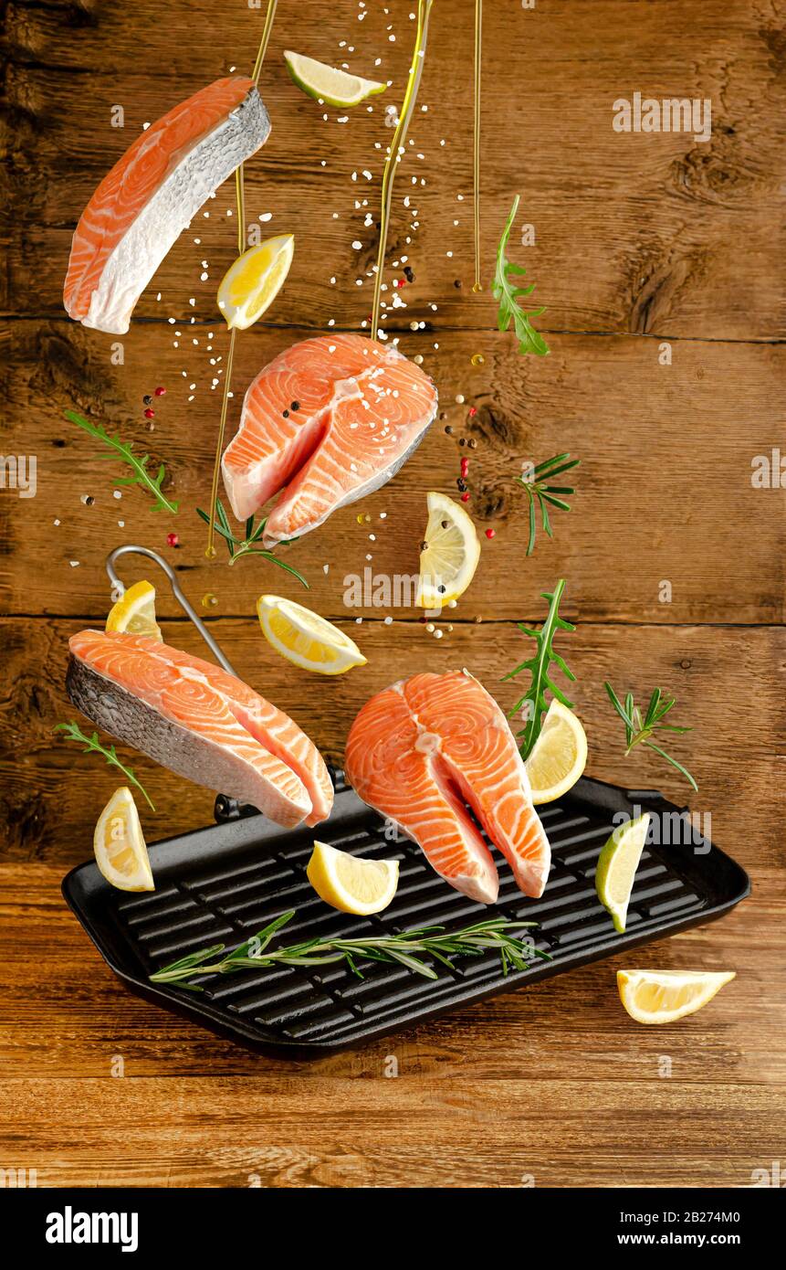 Fish flying pan hi-res stock photography and images - Alamy