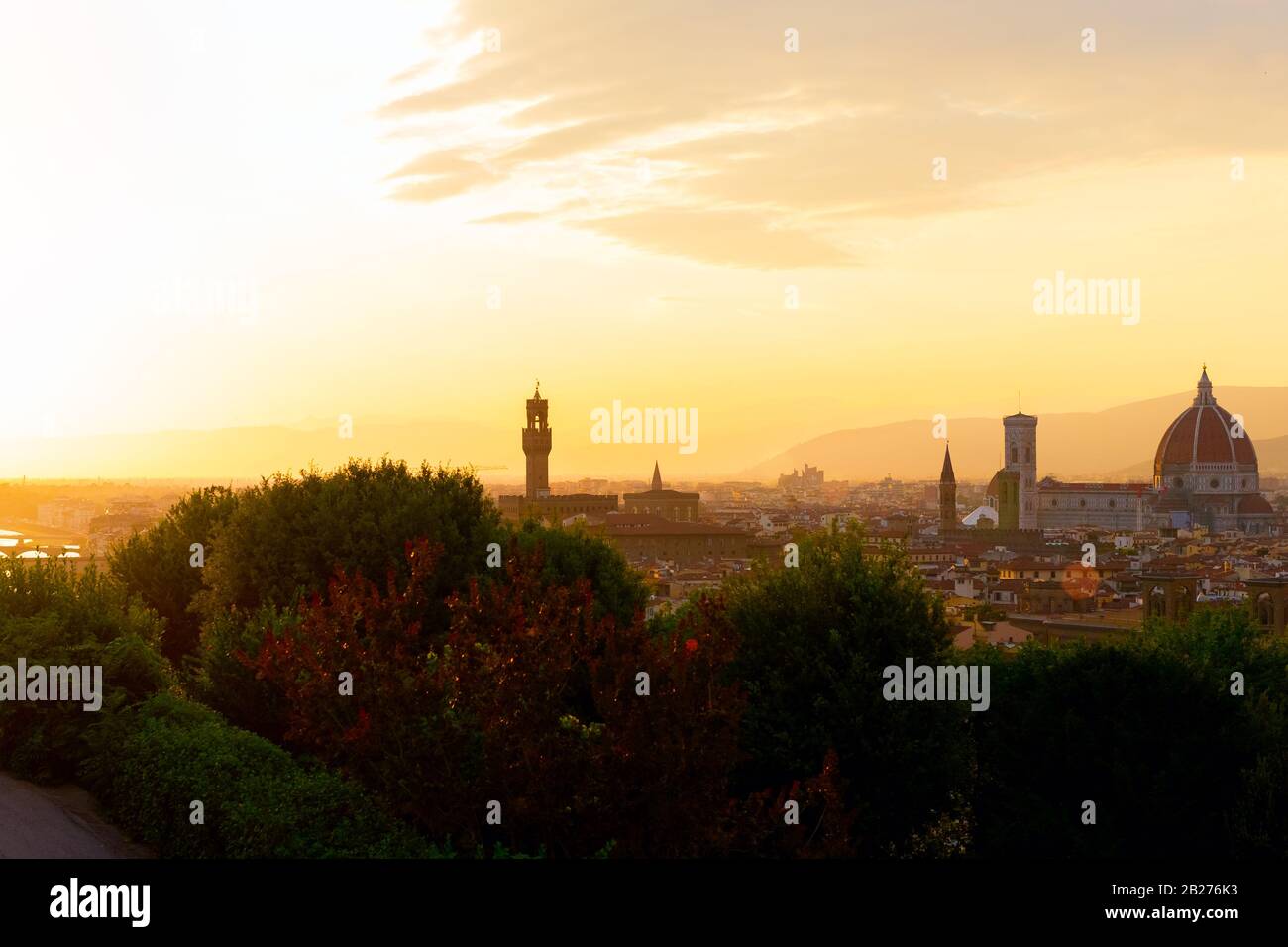 Sunset Panoramic sunset view of Florence, Ponte Vecchio, Palazzo ...