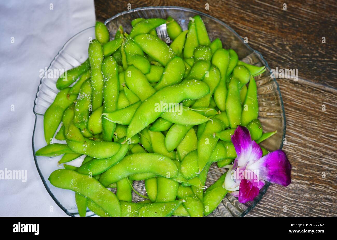 Steamed edamame beans hi-res stock photography and images - Alamy