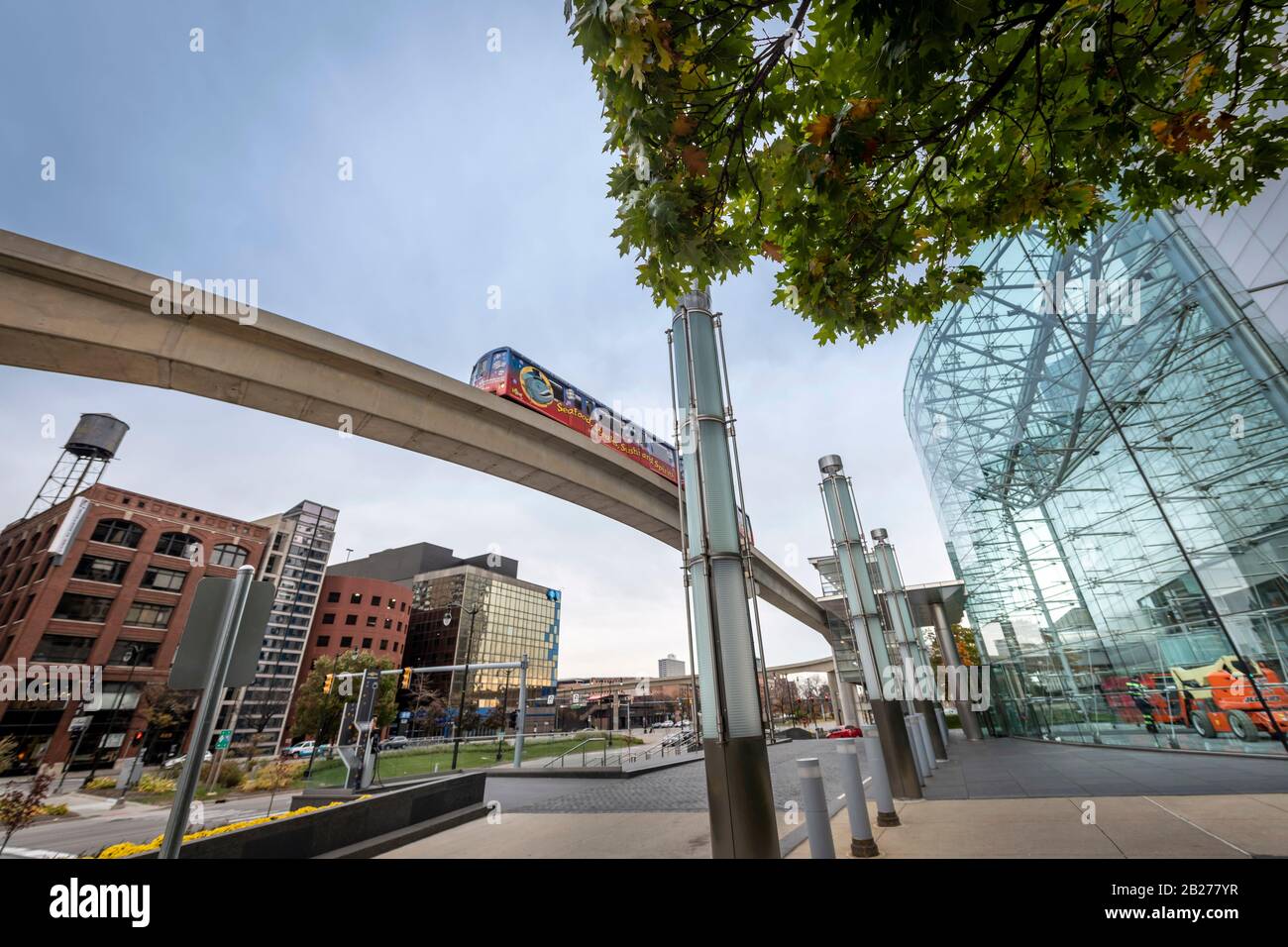 Detroit people mover train hi-res stock photography and images - Alamy