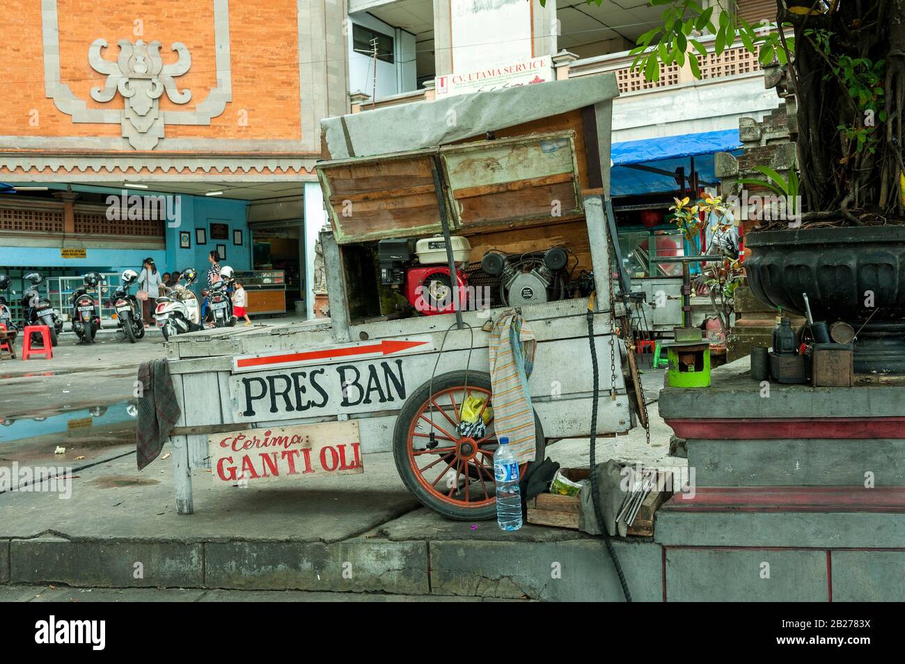 Mechanical cart hi-res stock photography and images - Alamy