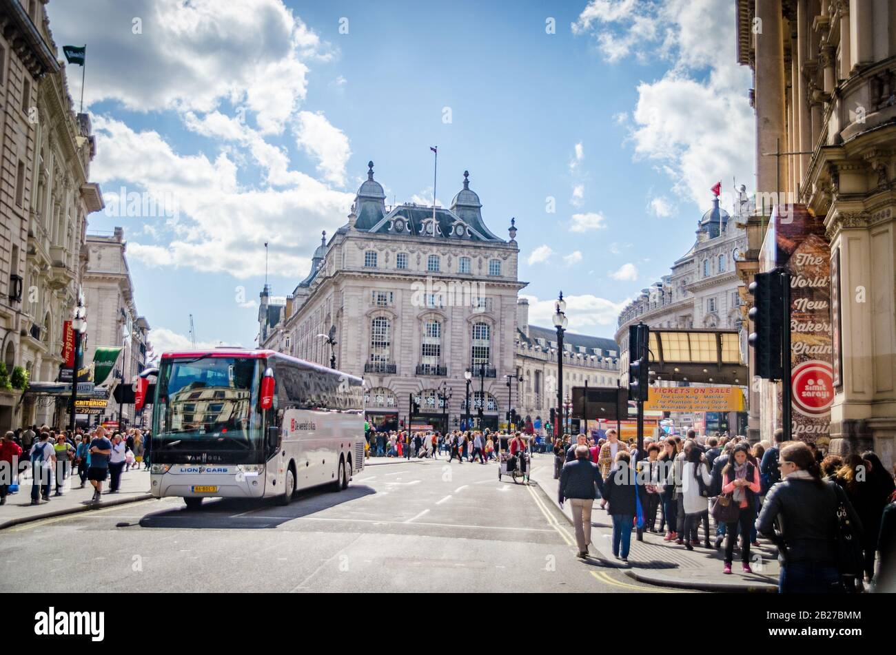 Busy London street in London United Kingdom UK Stock Photo - Alamy
