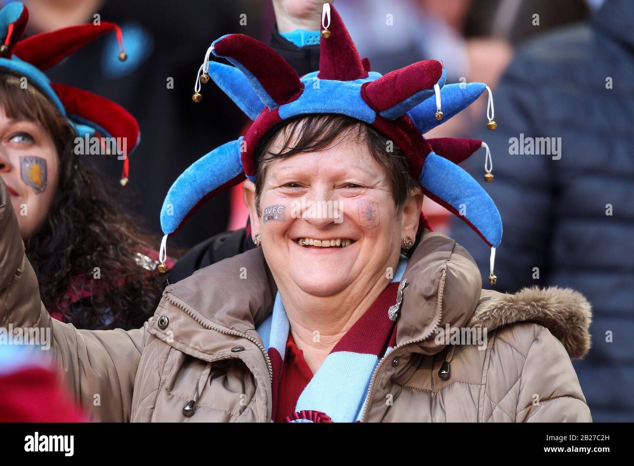 Villa fans hi-res stock photography and images - Alamy