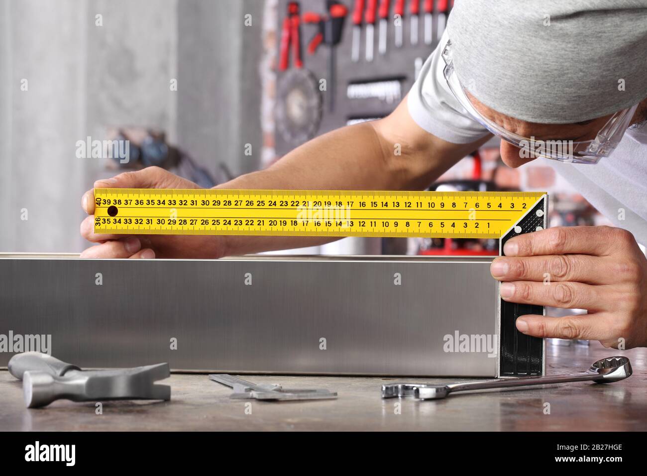 Steel square ruler hi-res stock photography and images - Alamy