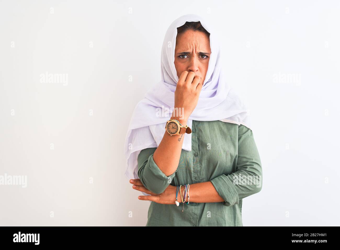 Young beautiful Arab woman wearing traditional Muslim hijab over ...