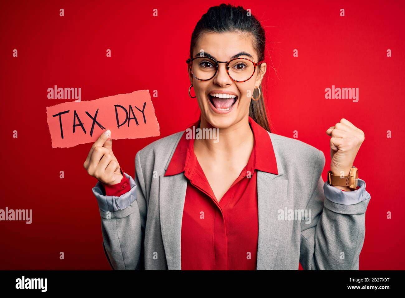 Holding papaer hi-res stock photography and images - Alamy