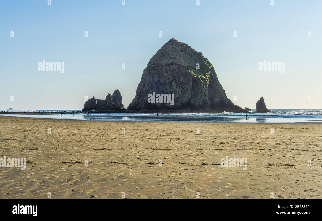 A view of the famous Haystack Rock Monolith in Cannon Beach, Oregon ...